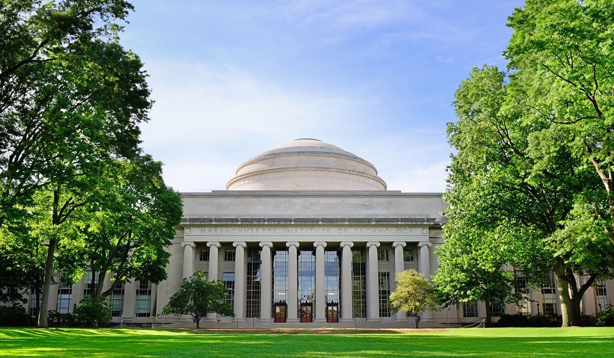 Top 15 Foreign Universities for Canadian Students Looking to Study ...